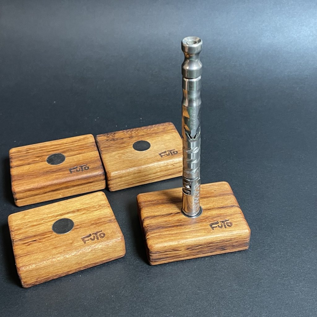 Tigerwood #3783 – Futo Magnet Stand – DynaVap Stand – Futo.ca